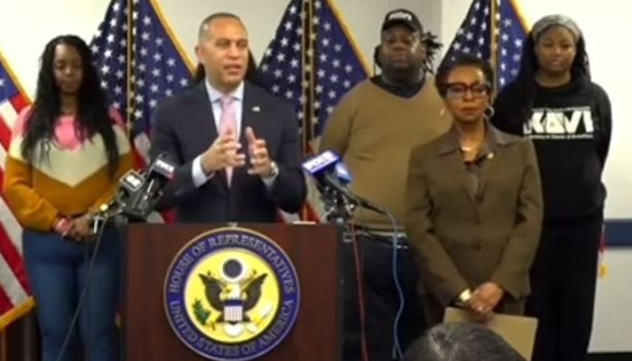 Rep. Hakeem Jeffries Bashes Trump Agenda, Threatens ‘to Fight It in the