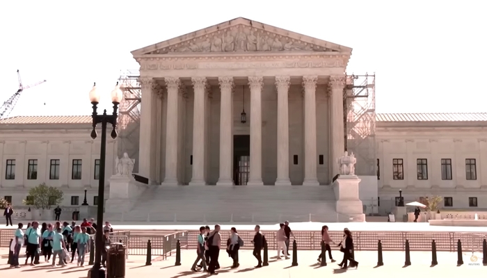 Supreme Court Tariff Ruling Puts US ‘$2 Trillion Deeper in the Hole’