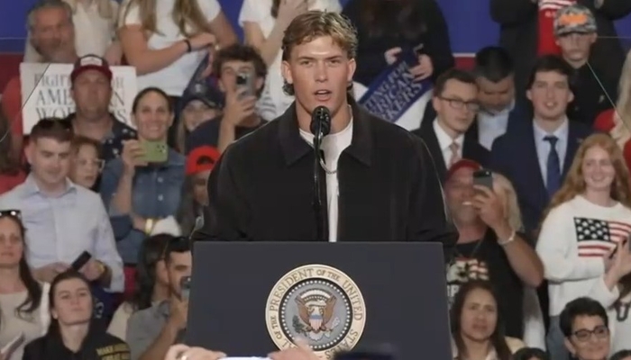 Giants QB Jaxson Dart Faces Backlash for Introducing Trump at Rally