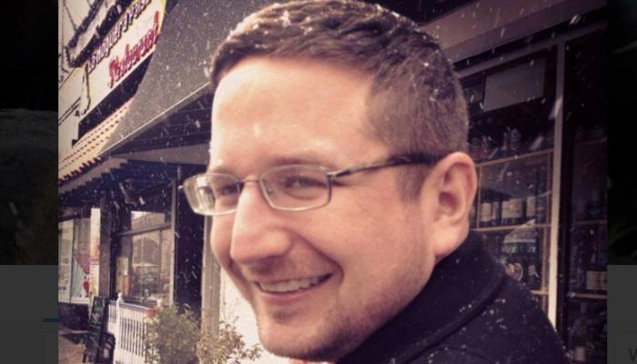 AP's Ken Sweet Plays Stall-Ball, Waits Four Paragraphs to Disclose Size ...